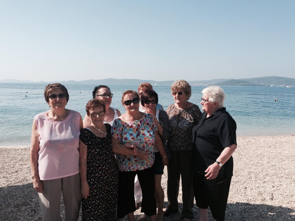 Il web realizza il sogno delle “funne”, le nonne che sognavano il mare ...