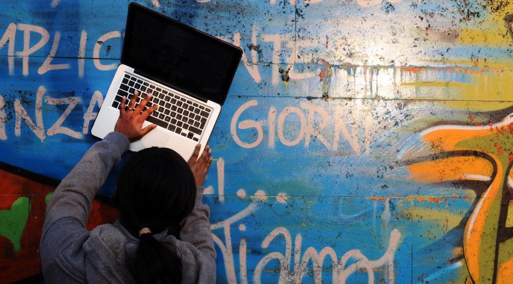 Salute: i giovani italiani si informano su internet - Felicità Pubblica